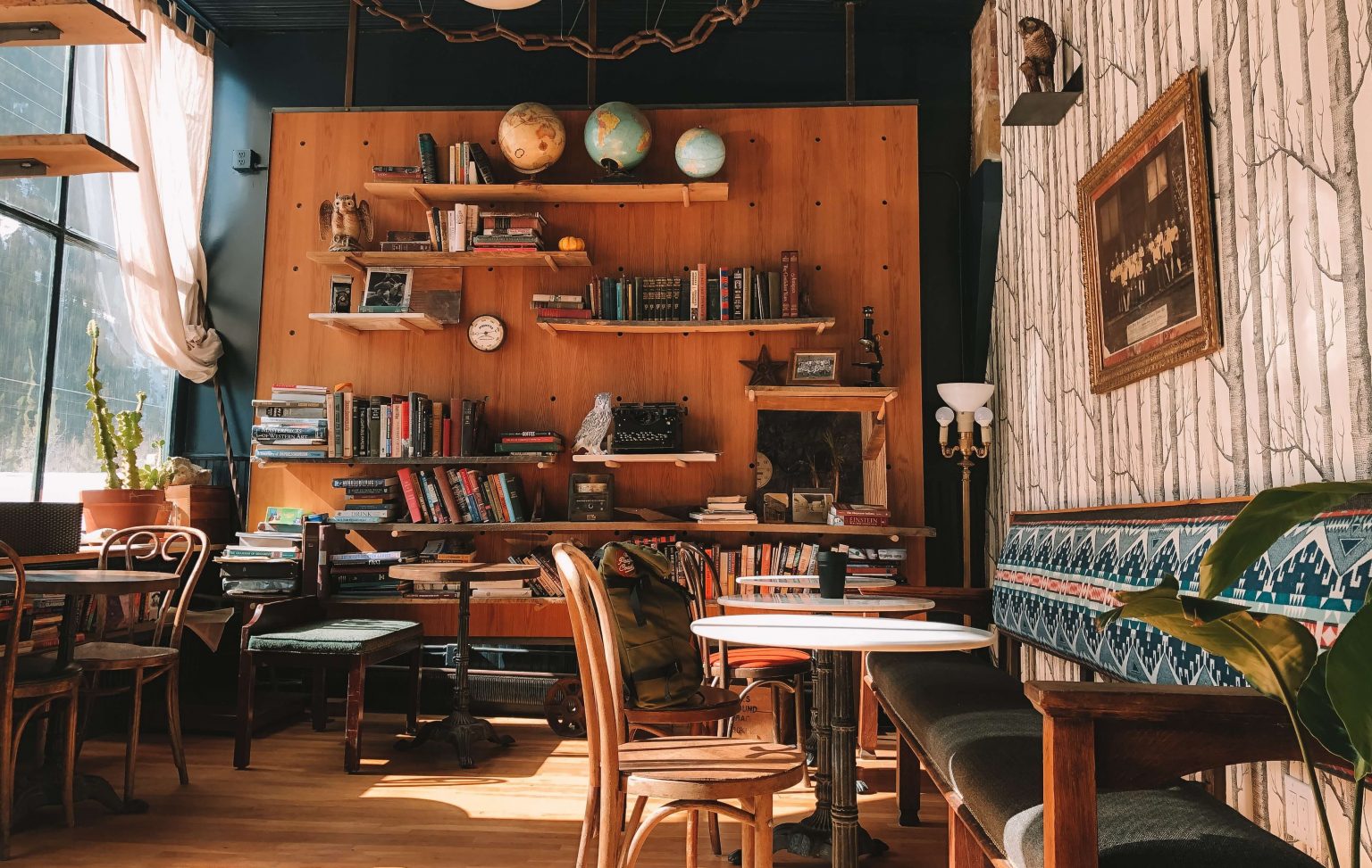 Design interior pentru o cafenea de succes » Four Design Studio